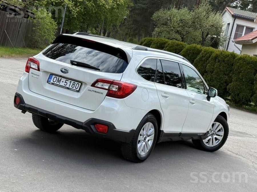 White Subaru Outback 2015 in Jurmala, with an engine capacity of 2.50 L and mileage of 250 thousand km for 8550 €, photo 17 on AUTOMOTO.COM.LV