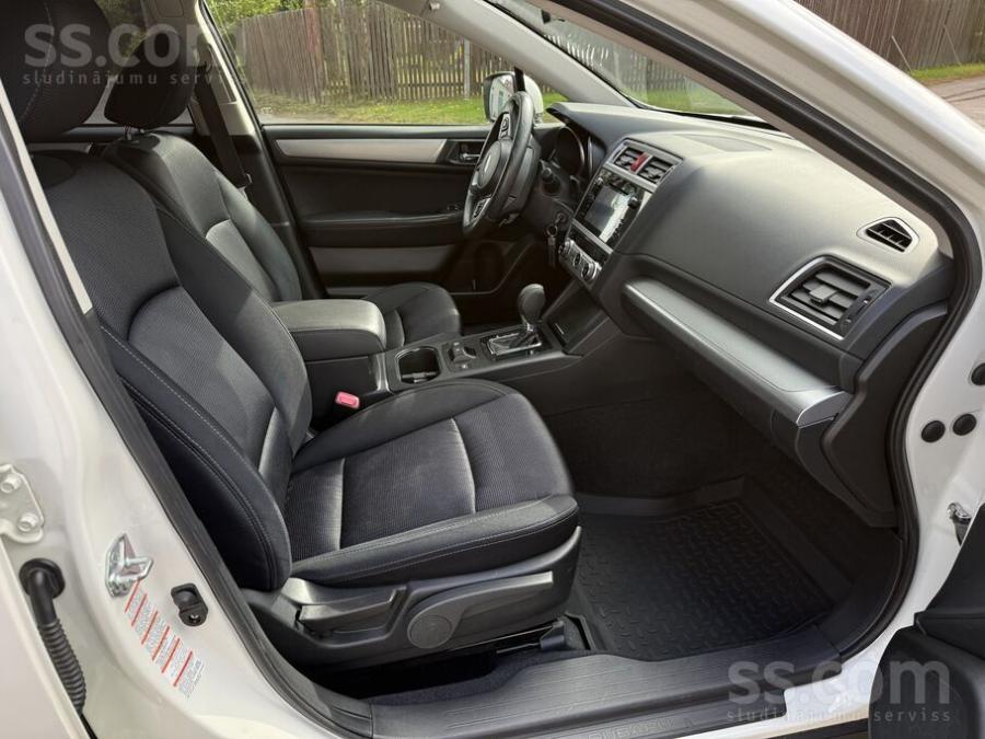 White Subaru Outback 2015 in Jurmala, with an engine capacity of 2.50 L and mileage of 250 thousand km for 8550 €, photo 19 on AUTOMOTO.COM.LV
