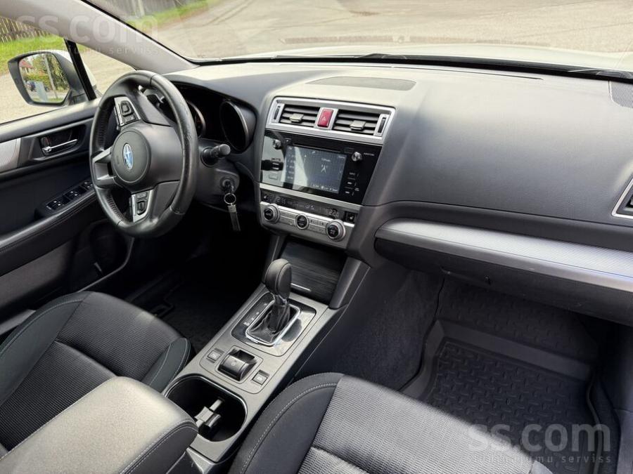 White Subaru Outback 2015 in Jurmala, with an engine capacity of 2.50 L and mileage of 250 thousand km for 8550 €, photo 20 on AUTOMOTO.COM.LV
