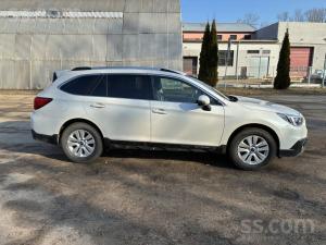 Белый Субару Аутбек 2015 в Огре, объемом двигателя 2.50 л и пробегом 132 тыс. км за 12200 €, фото 4 на AUTOMOTO.COM.LV