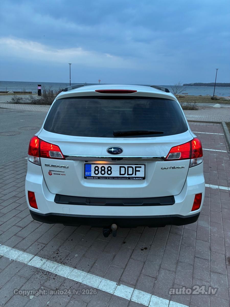 Balts Subaru Outback 2015 Tallina, ar dzinēja tilpumu 2.50 L un nobraukumu 149 tūkst. km par 12990 €, foto 6 vietnē AUTOMOTO.COM.LV