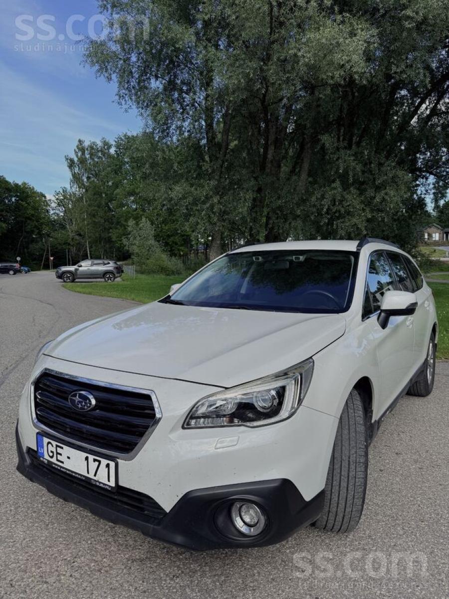 White Subaru Outback 2015 in Riga, with an engine capacity of 2.00 L and mileage of 278 thousand km for 10500 €, photo 5 on AUTOMOTO.COM.LV
