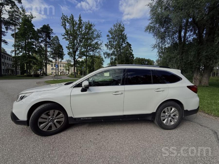 White Subaru Outback 2015 in Riga, with an engine capacity of 2.00 L and mileage of 278 thousand km for 10500 €, photo 6 on AUTOMOTO.COM.LV