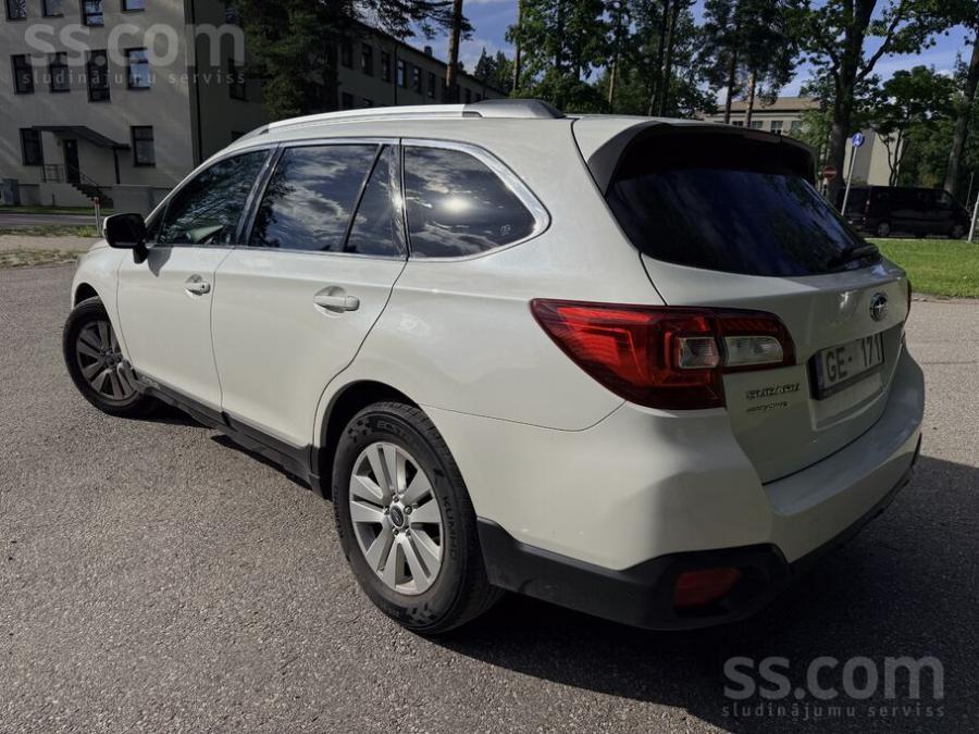 White Subaru Outback 2015 in Riga, with an engine capacity of 2.00 L and mileage of 278 thousand km for 10500 €, photo 7 on AUTOMOTO.COM.LV