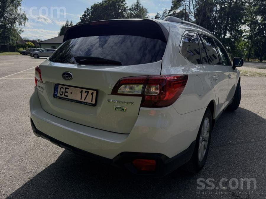White Subaru Outback 2015 in Riga, with an engine capacity of 2.00 L and mileage of 278 thousand km for 10500 €, photo 8 on AUTOMOTO.COM.LV