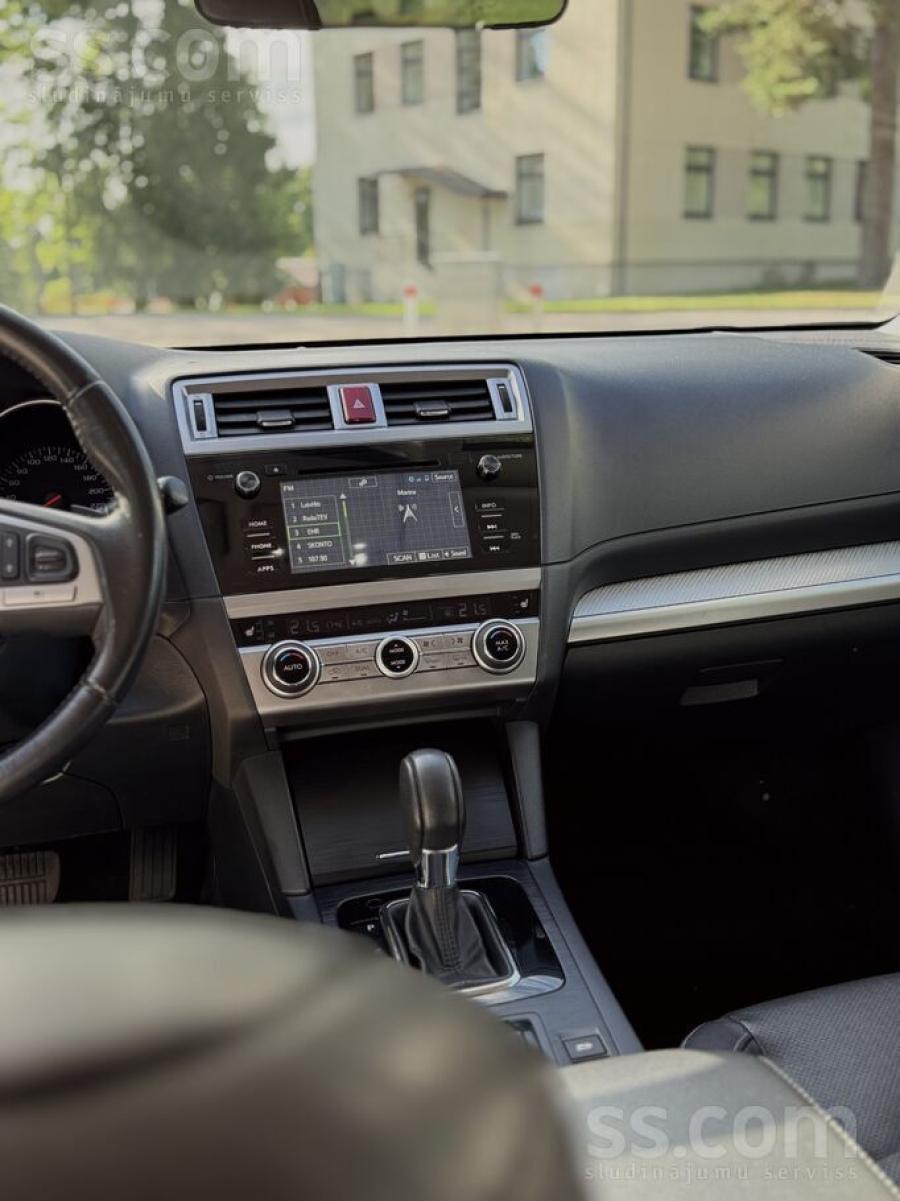 White Subaru Outback 2015 in Riga, with an engine capacity of 2.00 L and mileage of 278 thousand km for 10500 €, photo 12 on AUTOMOTO.COM.LV
