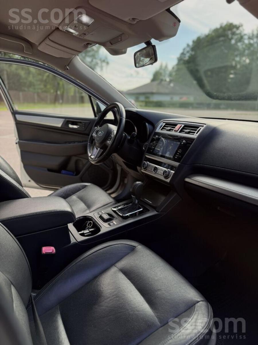 White Subaru Outback 2015 in Riga, with an engine capacity of 2.00 L and mileage of 278 thousand km for 10500 €, photo 13 on AUTOMOTO.COM.LV