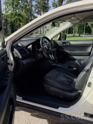 White Subaru Outback 2015 in Riga, with an engine capacity of 2.00 L and mileage of 278 thousand km for 10500 €, photo 19 on AUTOMOTO.COM.LV