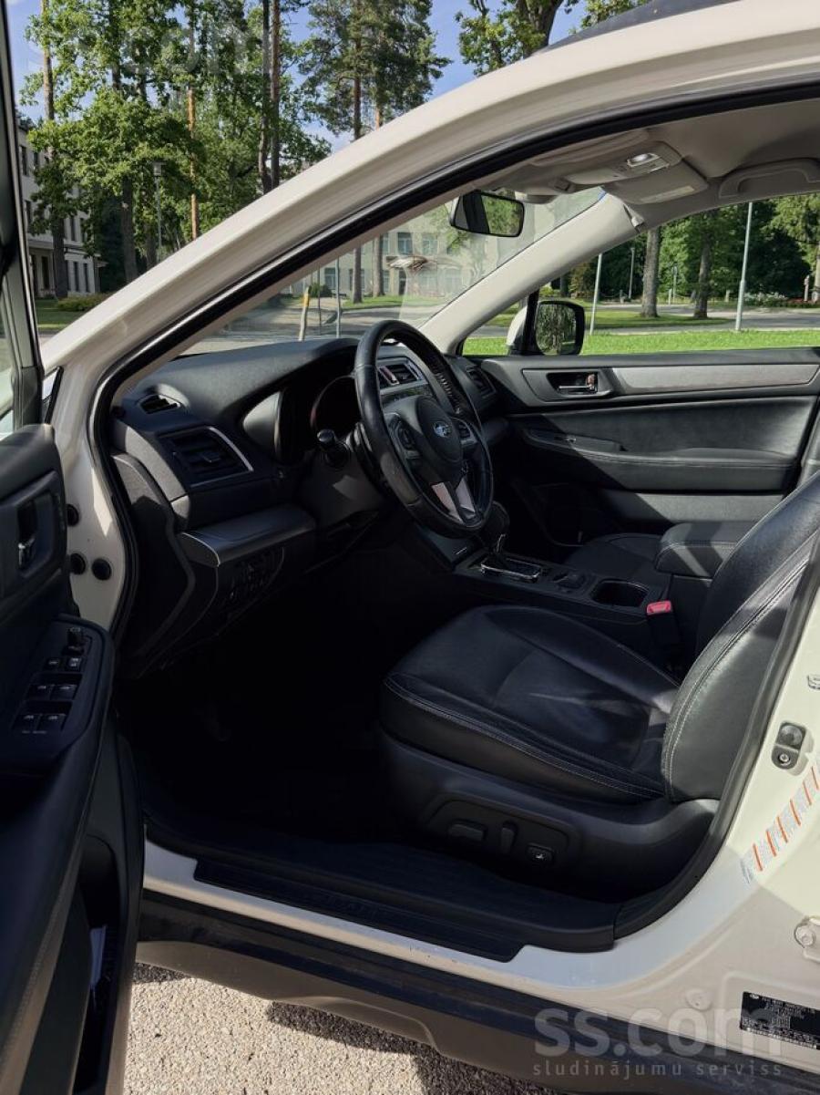 White Subaru Outback 2015 in Riga, with an engine capacity of 2.00 L and mileage of 278 thousand km for 10500 €, photo 19 on AUTOMOTO.COM.LV