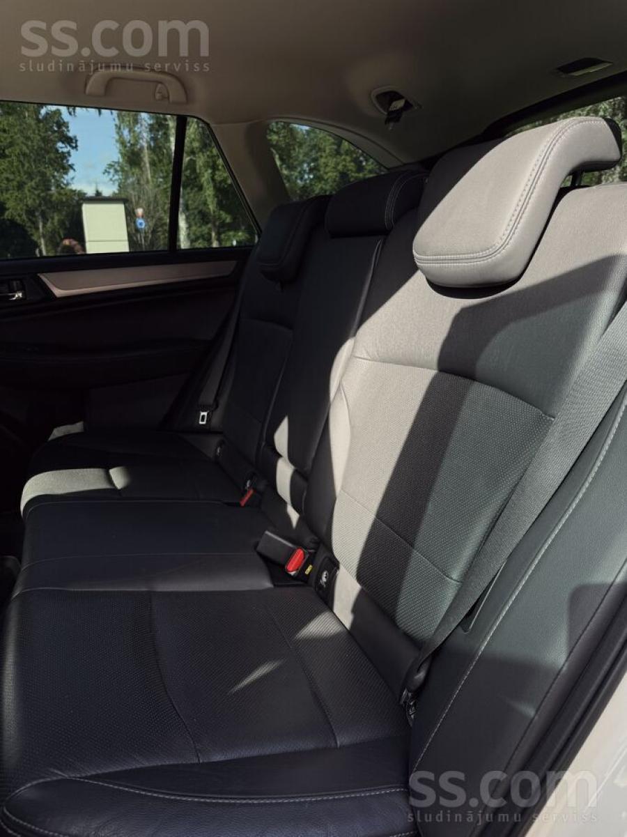 White Subaru Outback 2015 in Riga, with an engine capacity of 2.00 L and mileage of 278 thousand km for 10500 €, photo 21 on AUTOMOTO.COM.LV