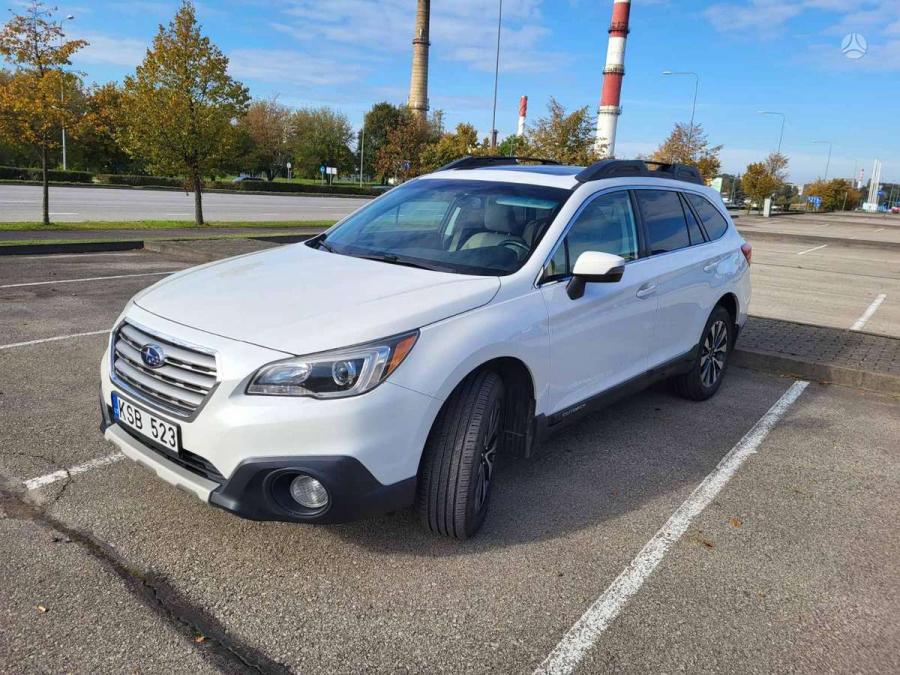 White Subaru Outback 2016 in Klaipeda, with an engine capacity of 2.50 L and mileage of 168 thousand km for 10900 €, photo 1 on AUTOMOTO.COM.LV