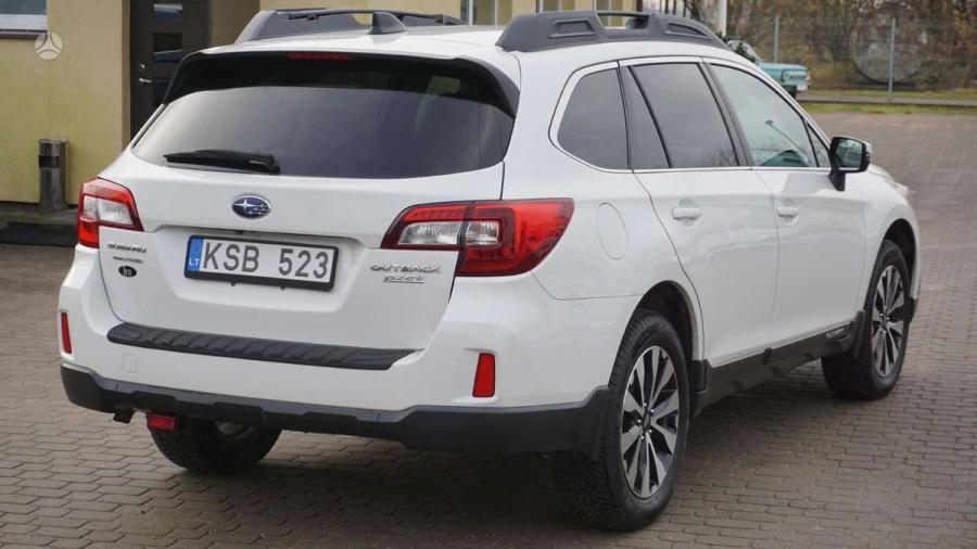 White Subaru Outback 2016 in Klaipeda, with an engine capacity of 2.50 L and mileage of 168 thousand km for 10900 €, photo 3 on AUTOMOTO.COM.LV