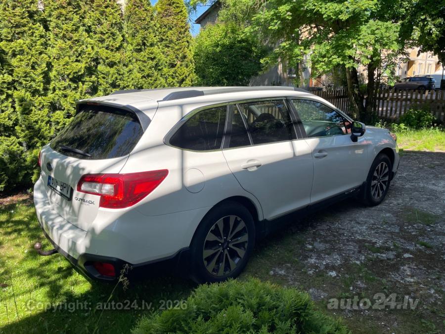 White Subaru Outback 2016 in Tallinn, with an engine capacity of 2.50 L and mileage of 379 thousand km for 6500 €, photo 5 on AUTOMOTO.COM.LV