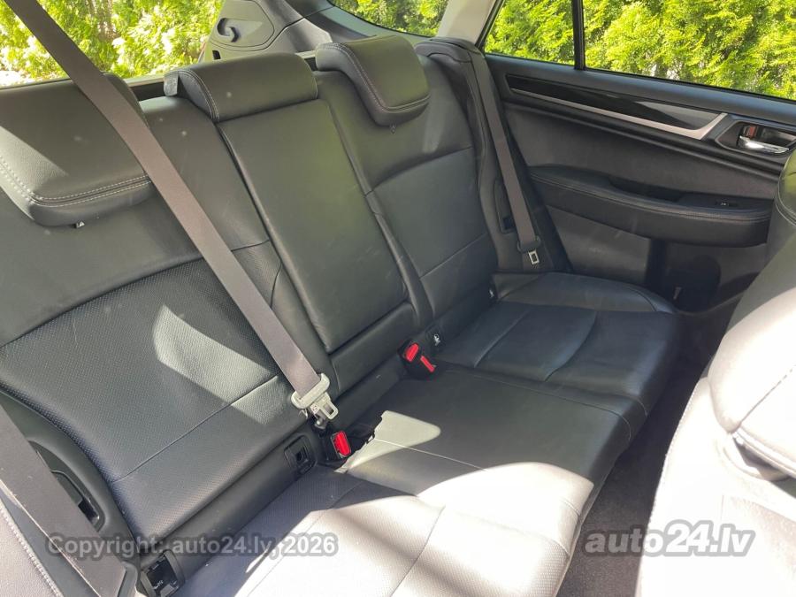 White Subaru Outback 2016 in Tallinn, with an engine capacity of 2.50 L and mileage of 379 thousand km for 6500 €, photo 7 on AUTOMOTO.COM.LV