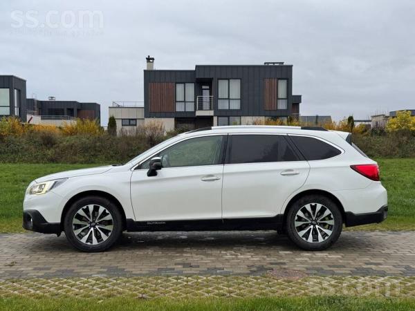 White Subaru Outback 2017 in Riga, with an engine capacity of 2.50 L and mileage of 260 thousand km for 12900 €, photo 4 on AUTOMOTO.COM.LV