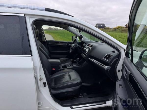 White Subaru Outback 2017 in Riga, with an engine capacity of 2.50 L and mileage of 260 thousand km for 12900 €, photo 10 on AUTOMOTO.COM.LV