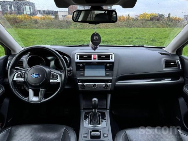 White Subaru Outback 2017 in Riga, with an engine capacity of 2.50 L and mileage of 264 thousand km for 10900 €, photo 4 on AUTOMOTO.COM.LV