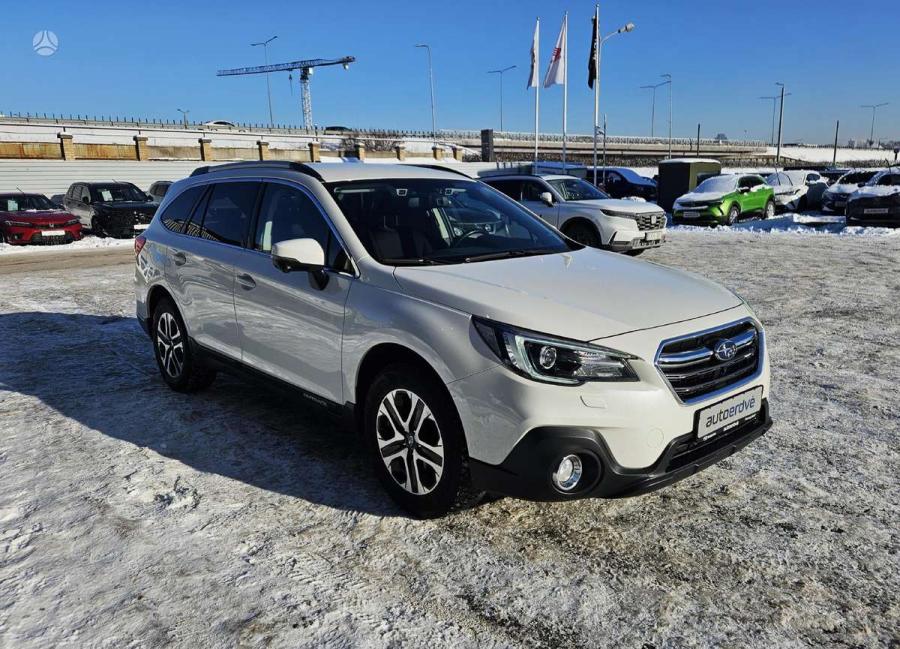 White Subaru Outback 2018 in Vilnius, with an engine capacity of 2.50 L and mileage of 165 thousand km for 17890 €, photo 2 on AUTOMOTO.COM.LV