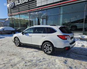 White Subaru Outback 2018 in Vilnius, with an engine capacity of 2.50 L and mileage of 165 thousand km for 17890 €, photo 3 on AUTOMOTO.COM.LV
