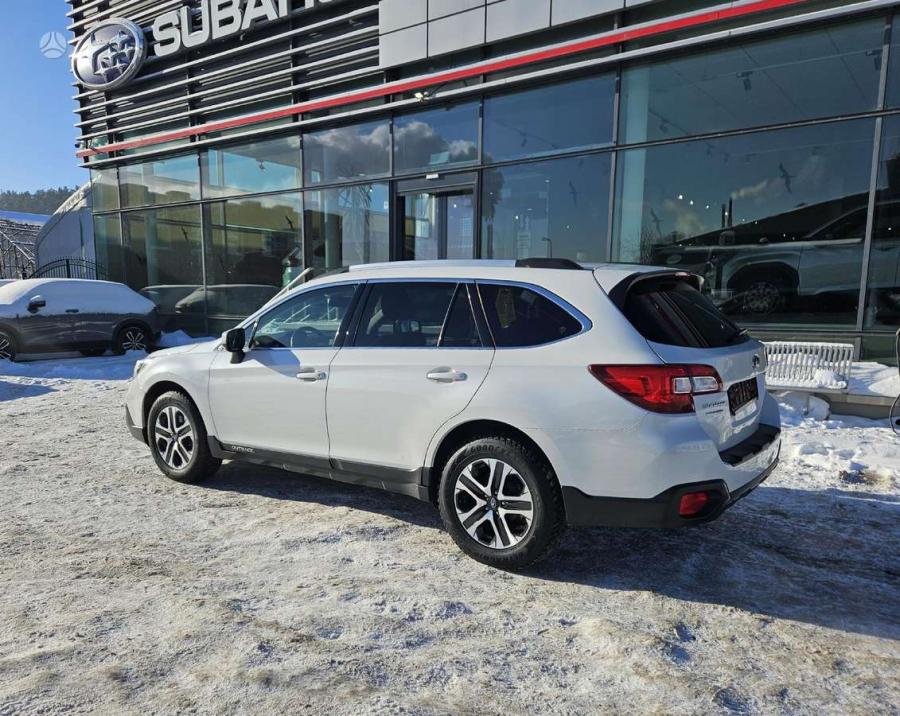 White Subaru Outback 2018 in Vilnius, with an engine capacity of 2.50 L and mileage of 165 thousand km for 17890 €, photo 3 on AUTOMOTO.COM.LV
