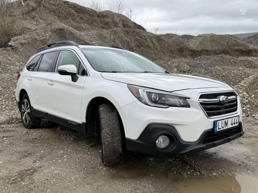 White Subaru Outback 2018 in Plunge, with an engine capacity of 3.63 L and mileage of 154 thousand km for 18500 €, photo 6 on AUTOMOTO.COM.LV