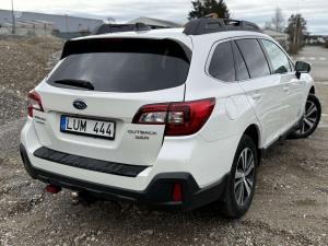 White Subaru Outback 2018 in Plunge, with an engine capacity of 3.63 L and mileage of 154 thousand km for 18500 €, photo 7 on AUTOMOTO.COM.LV