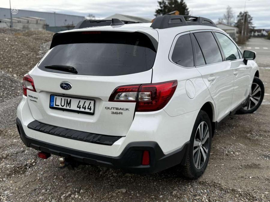 White Subaru Outback 2018 in Plunge, with an engine capacity of 3.63 L and mileage of 154 thousand km for 18500 €, photo 7 on AUTOMOTO.COM.LV