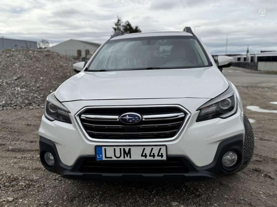 White Subaru Outback 2018 in Plunge, with an engine capacity of 3.63 L and mileage of 154 thousand km for 18500 €, photo 8 on AUTOMOTO.COM.LV