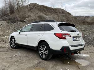 White Subaru Outback 2018 in Plunge, with an engine capacity of 3.63 L and mileage of 154 thousand km for 18500 €, photo 11 on AUTOMOTO.COM.LV
