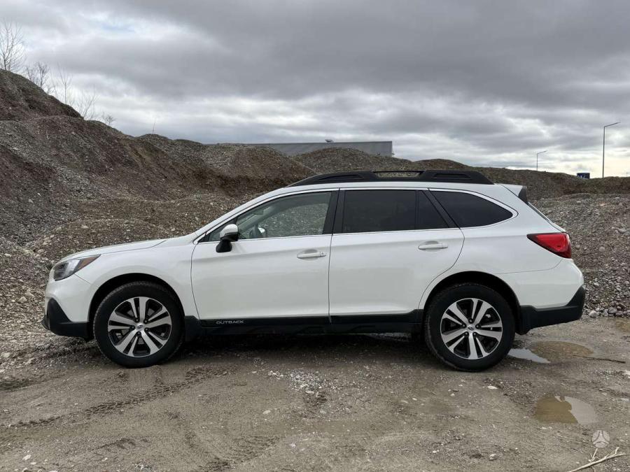 White Subaru Outback 2018 in Plunge, with an engine capacity of 3.63 L and mileage of 154 thousand km for 18500 €, photo 12 on AUTOMOTO.COM.LV