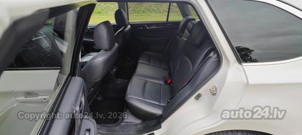 White Subaru Outback 2018 in Tallinn, with an engine capacity of 2.50 L and mileage of 179 thousand km for 17000 €, photo 4 on AUTOMOTO.COM.LV