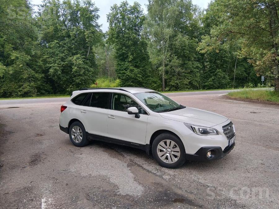 White Subaru Outback 2018 in Daugavpils, with an engine capacity of 2.00 L and mileage of 192 thousand km for 9200 €, photo 6 on AUTOMOTO.COM.LV