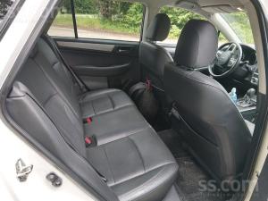 White Subaru Outback 2018 in Daugavpils, with an engine capacity of 2.00 L and mileage of 192 thousand km for 9200 €, photo 12 on AUTOMOTO.COM.LV