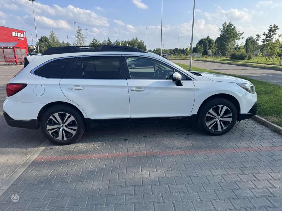 White Subaru Outback 2018 in Vilnius, with an engine capacity of 2.50 L and mileage of 168 thousand km for 16800 €, photo 4 on AUTOMOTO.COM.LV