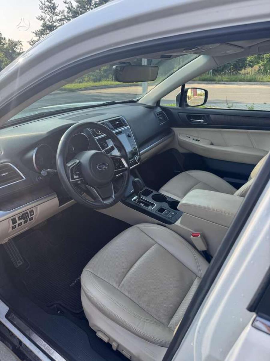 White Subaru Outback 2018 in Vilnius, with an engine capacity of 2.50 L and mileage of 168 thousand km for 16800 €, photo 7 on AUTOMOTO.COM.LV
