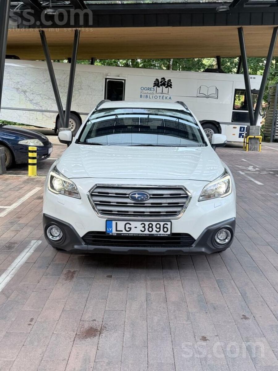 White Subaru Outback 2018 in Riga, with an engine capacity of 2.50 L and mileage of 160 thousand km for 15500 €, photo 3 on AUTOMOTO.COM.LV