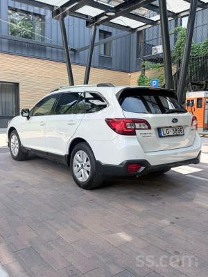 White Subaru Outback 2018 in Riga, with an engine capacity of 2.50 L and mileage of 160 thousand km for 15500 €, photo 5 on AUTOMOTO.COM.LV