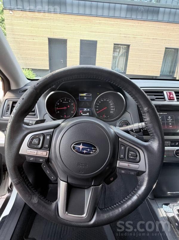 White Subaru Outback 2018 in Riga, with an engine capacity of 2.50 L and mileage of 160 thousand km for 15500 €, photo 8 on AUTOMOTO.COM.LV