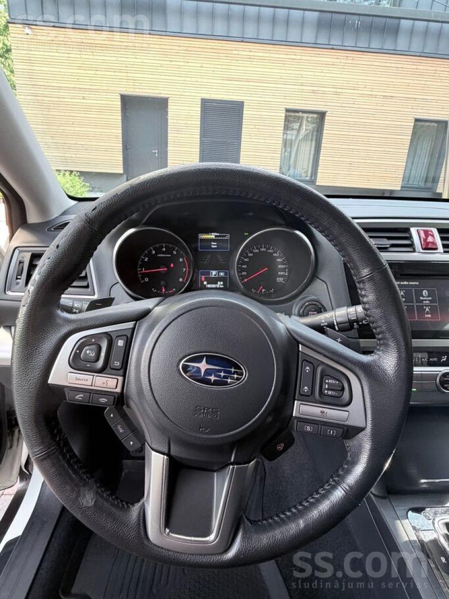 White Subaru Outback 2018 in Riga, with an engine capacity of 2.50 L and mileage of 160 thousand km for 15500 €, photo 9 on AUTOMOTO.COM.LV