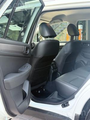 White Subaru Outback 2018 in Riga, with an engine capacity of 2.50 L and mileage of 160 thousand km for 15500 €, photo 15 on AUTOMOTO.COM.LV