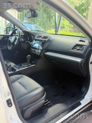White Subaru Outback 2018 in Riga, with an engine capacity of 2.50 L and mileage of 160 thousand km for 15500 €, photo 18 on AUTOMOTO.COM.LV