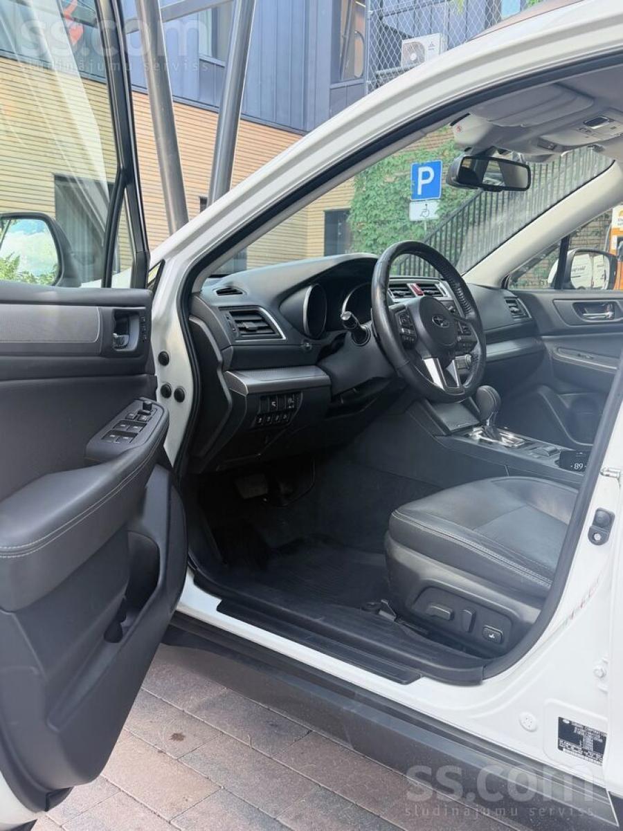 White Subaru Outback 2018 in Riga, with an engine capacity of 2.50 L and mileage of 160 thousand km for 15500 €, photo 20 on AUTOMOTO.COM.LV