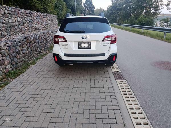 Balts Subaru Outback 2018 Alīta, ar dzinēja tilpumu 3.63 L un nobraukumu 200 tūkst. km par 14900 €, foto 3 vietnē AUTOMOTO.COM.LV