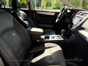 Белый Субару Аутбек 2018 в Таллин, объемом двигателя 2.50 л и пробегом 236 тыс. км за 12990 €, фото 8 на AUTOMOTO.COM.LV