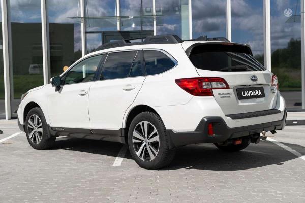 Subaru Outback 2018 Viļņa vietnē Balts Subaru Outback 2018 Viļņa, ar dzinēja tilpumu 3.63 L un nobraukumu 170 tūkst. km par 14999 €, foto 5 vietnē AUTOMOTO.COM.LV