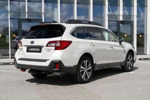 White Subaru Outback 2018 in Vilnius, with an engine capacity of 3.63 L and mileage of 170 thousand km for 14999 €, photo 8 on AUTOMOTO.COM.LV