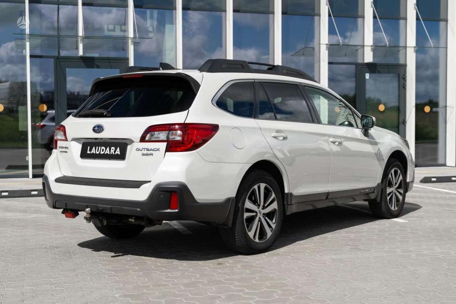 White Subaru Outback 2018 in Vilnius, with an engine capacity of 3.63 L and mileage of 170 thousand km for 14999 €, photo 8 on AUTOMOTO.COM.LV