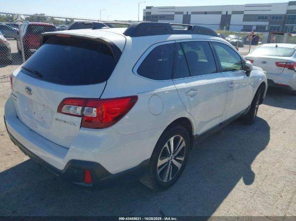 Balts Subaru Outback 2019 Klaipėda, ar dzinēja tilpumu 2.50 L un nobraukumu 163 tūkst. km par 9650 €, foto 4 vietnē AUTOMOTO.COM.LV