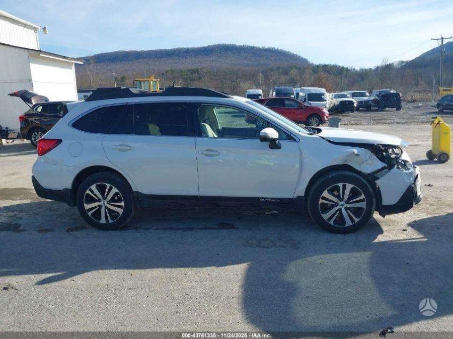 White Subaru Outback 2019 in Klaipeda, with an engine capacity of 2.50 L and mileage of 93 thousand km for 10150 €, photo 13 on AUTOMOTO.COM.LV