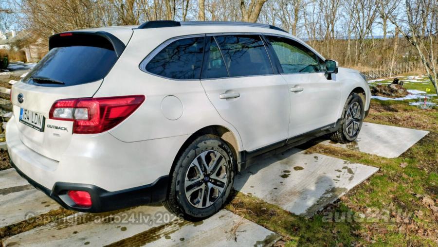 White Subaru Outback 2019 in Tallinn, with an engine capacity of 2.50 L and mileage of 125 thousand km for 16300 €, photo 5 on AUTOMOTO.COM.LV